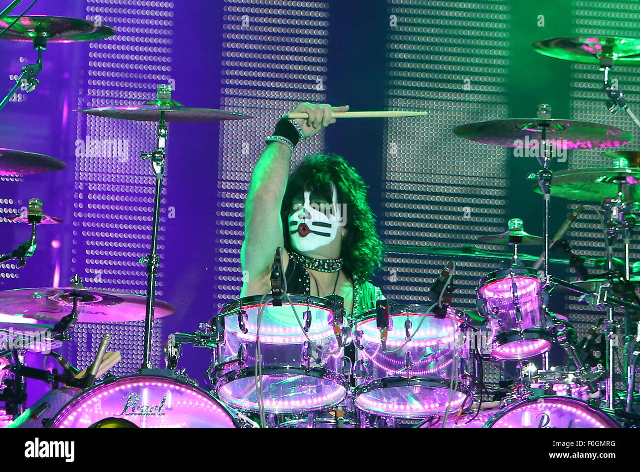 Download Day 3 - Kiss - Main Stage performance Featuring: Eric Singer ...