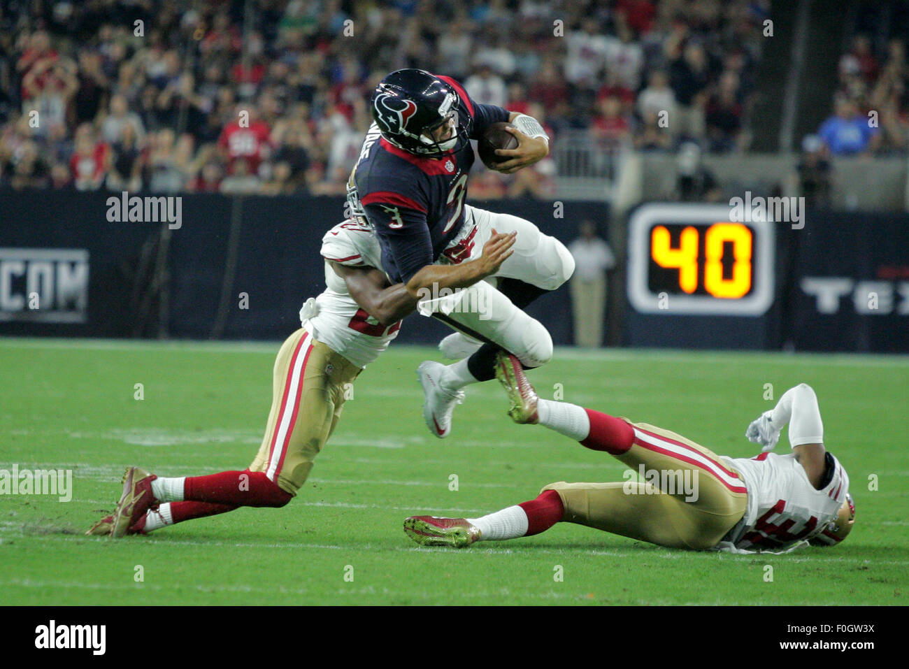 Quarterback Scramble High Resolution Stock Photography and Images - Alamy