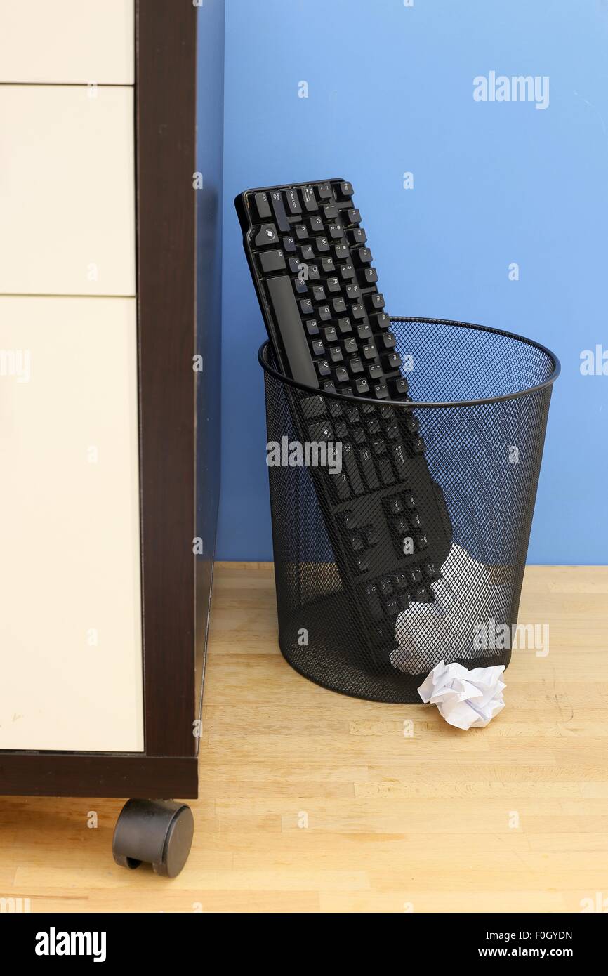 A close up shot of a trash can Stock Photo - Alamy