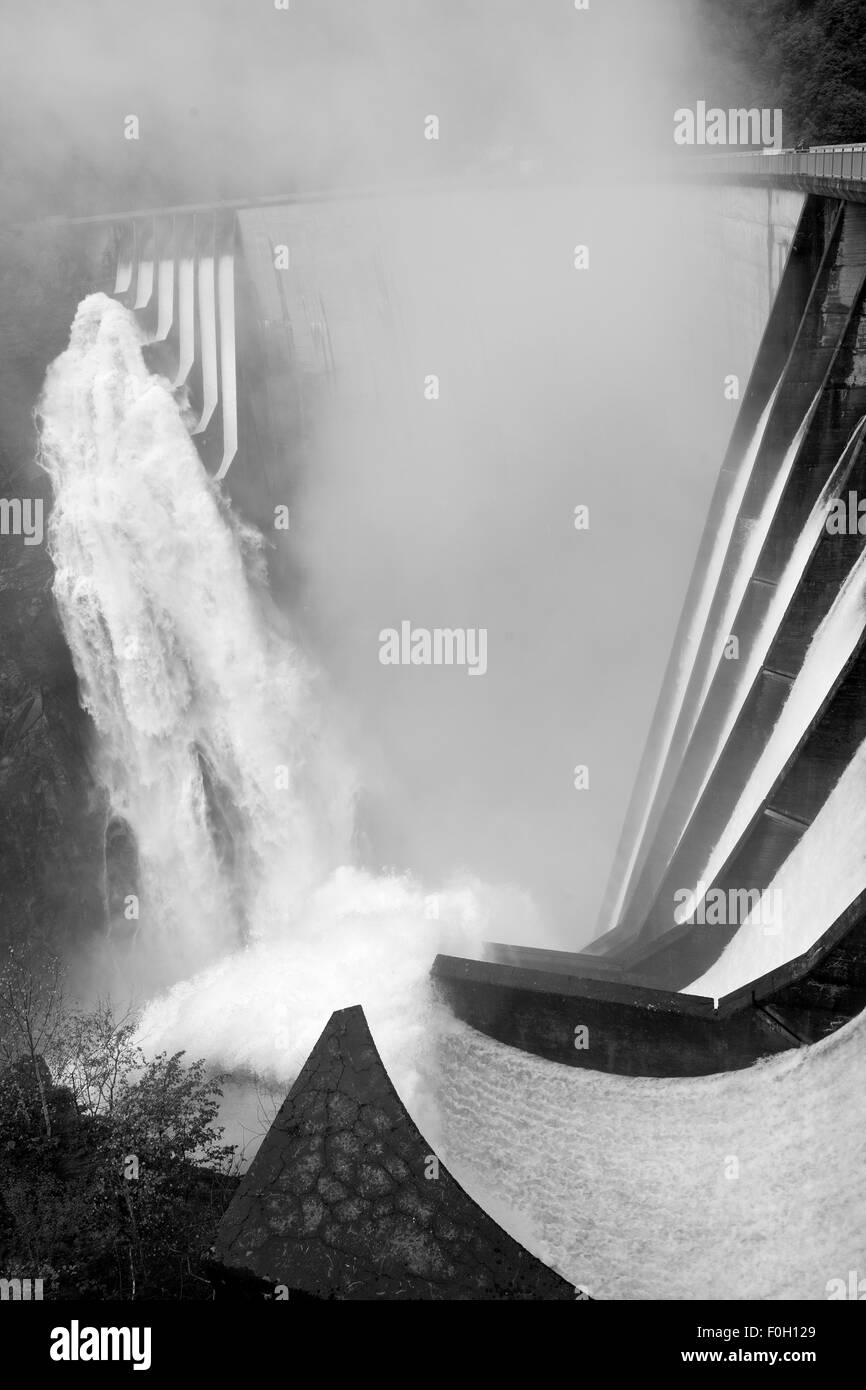 Switzerland, Verzasca dam Stock Photo - Alamy