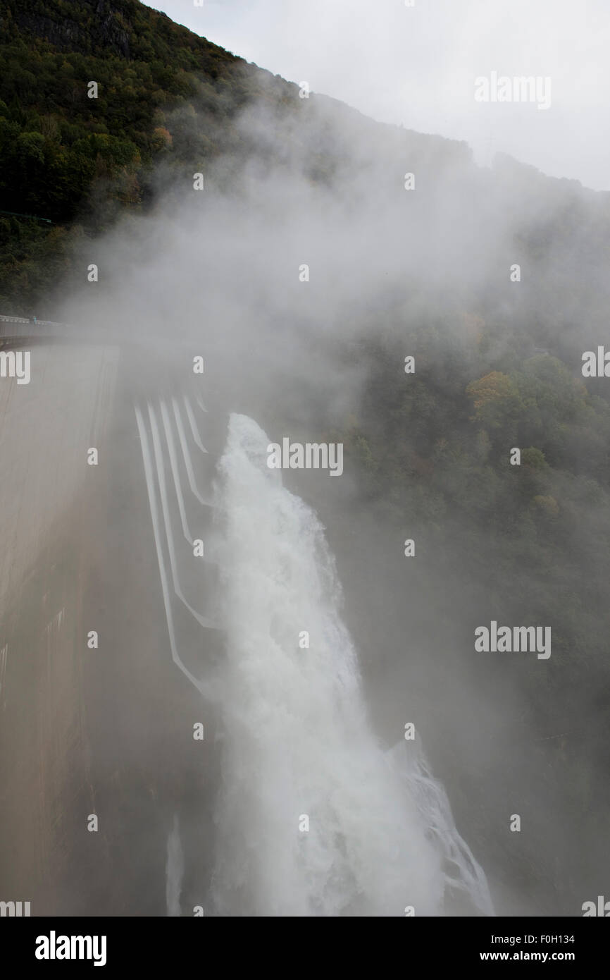 Switzerland, Verzasca dam Stock Photo - Alamy