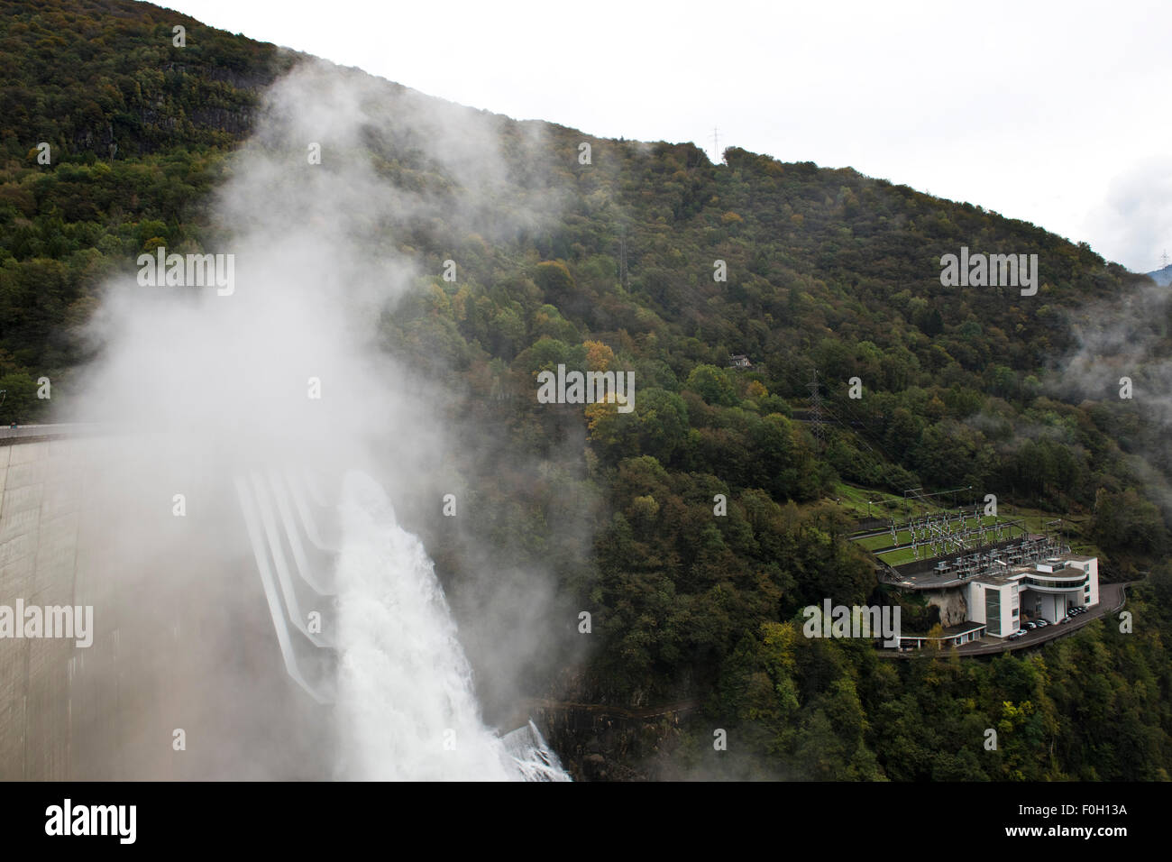 Switzerland, Verzasca dam Stock Photo - Alamy
