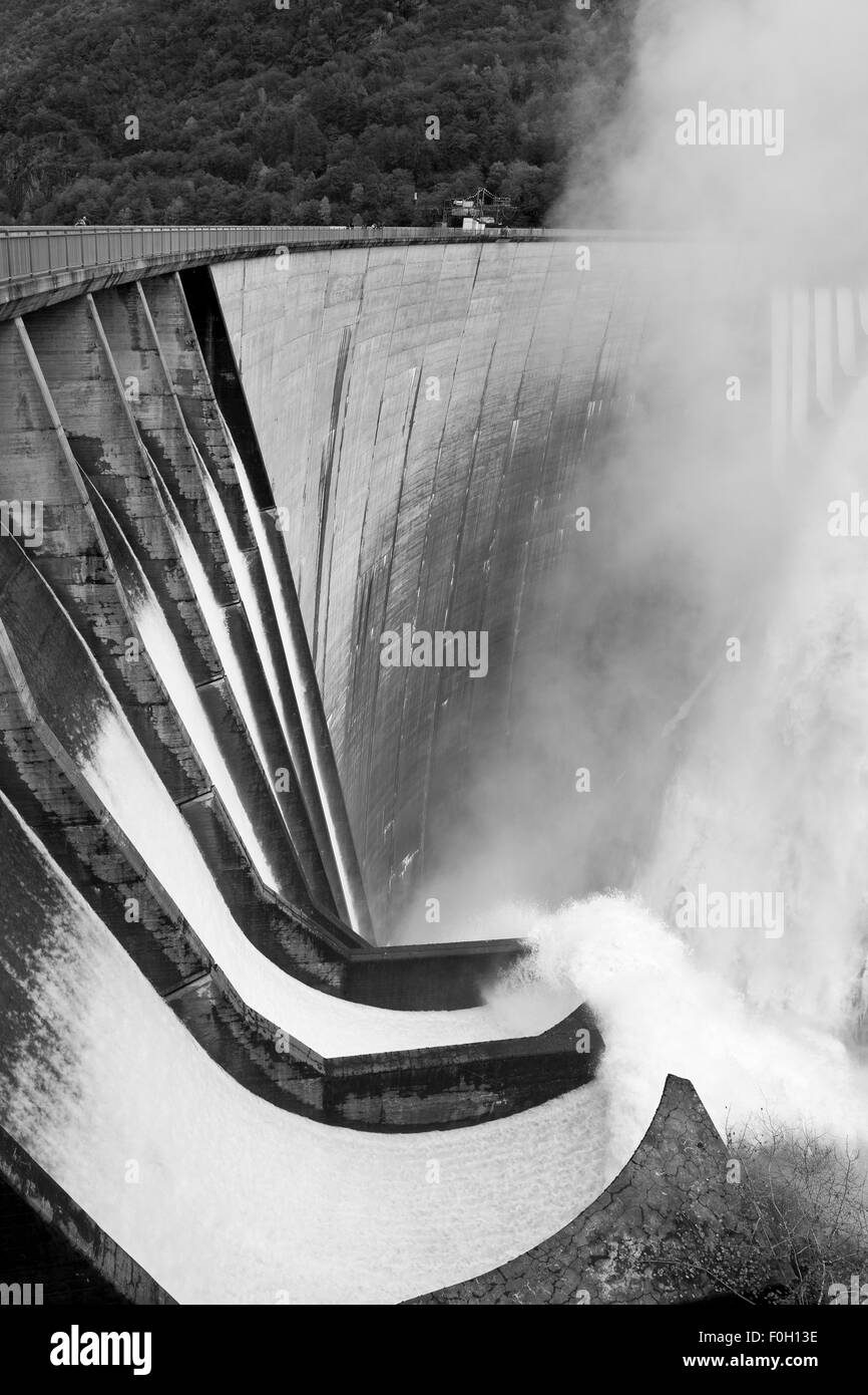 Switzerland, Verzasca dam Stock Photo - Alamy