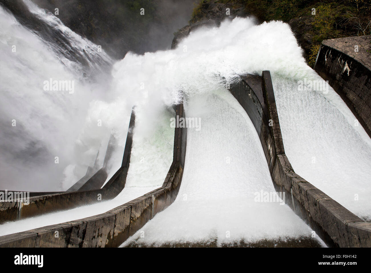 Switzerland, Verzasca dam Stock Photo - Alamy