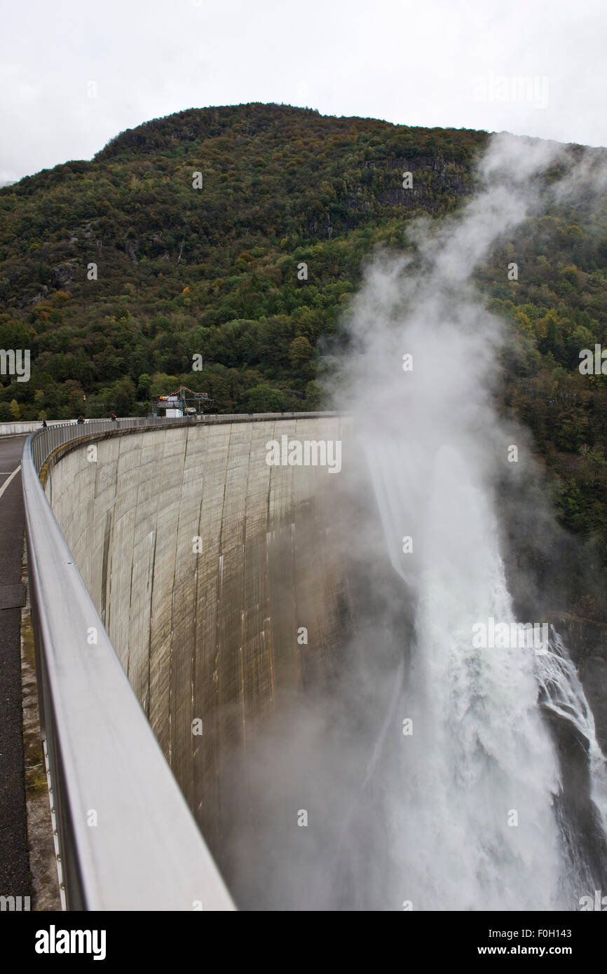 Switzerland, Verzasca dam Stock Photo - Alamy