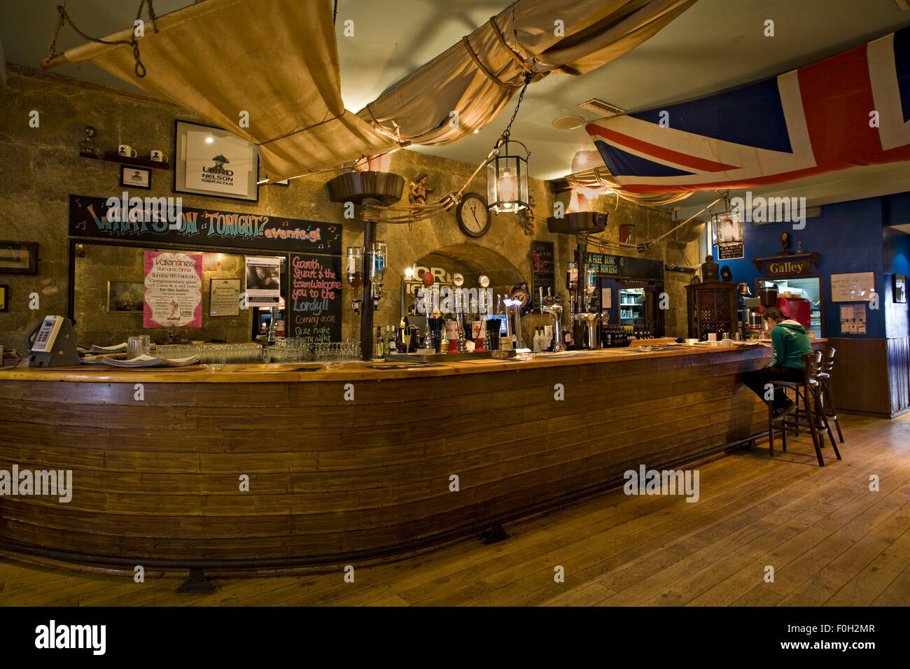 Restaurant bar interior hi-res stock photography and images - Alamy