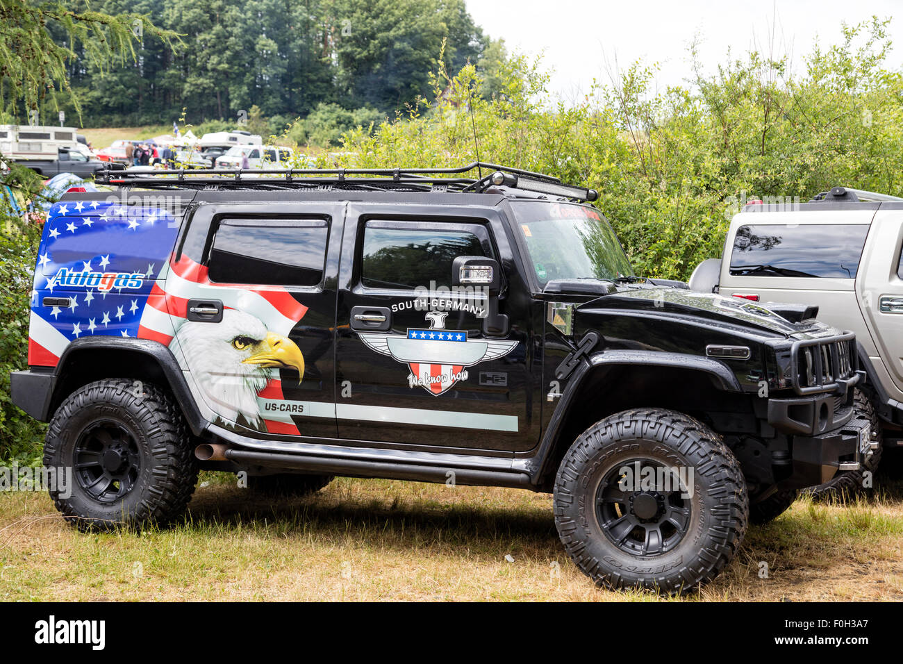 Hummer car standing at vintage car meeting in Franken Stock Photo - Alamy