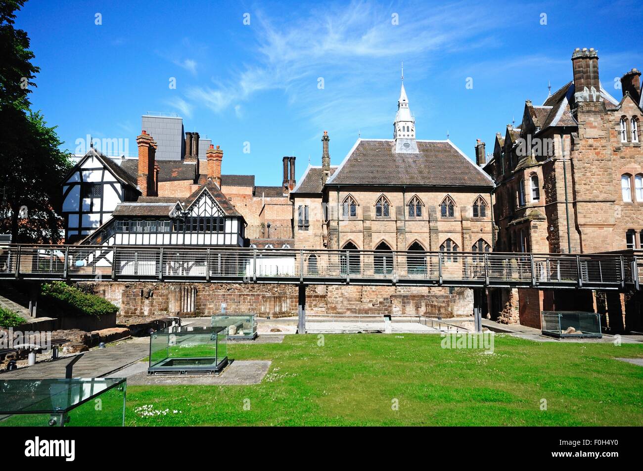 St mary priory gardens hi-res stock photography and images - Alamy