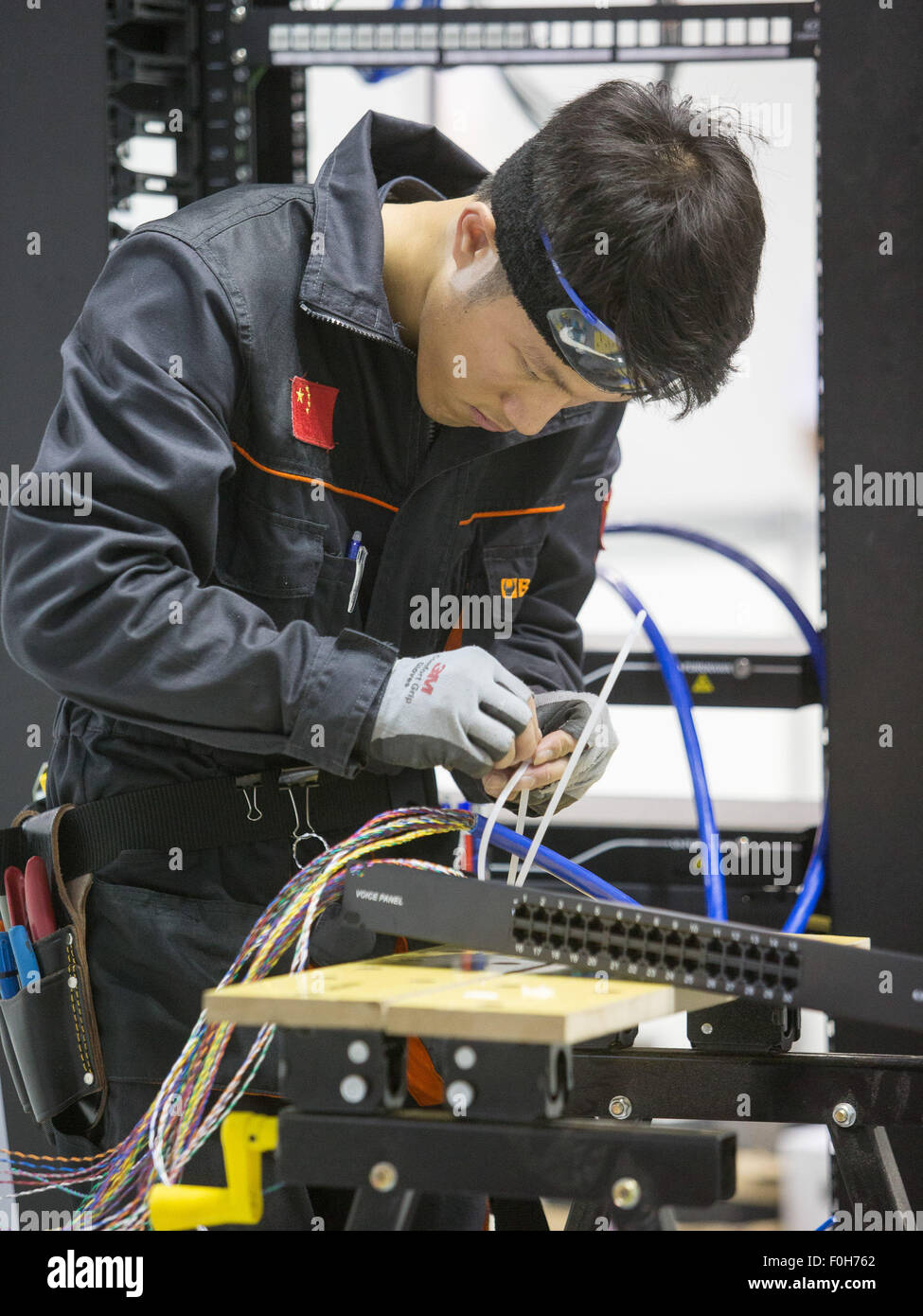 Network cabling hi-res stock photography and images - Alamy