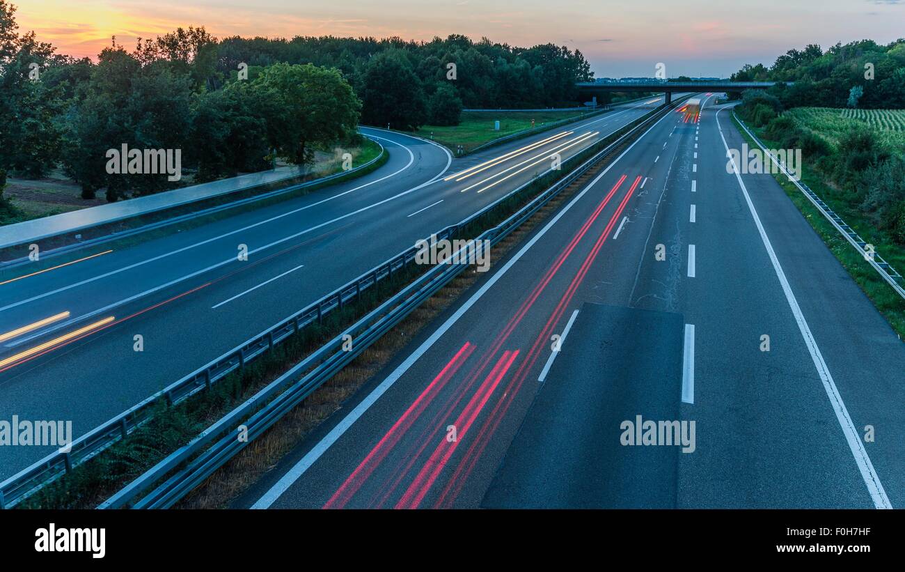 Light trails from passing cars hi-res stock photography and images - Alamy