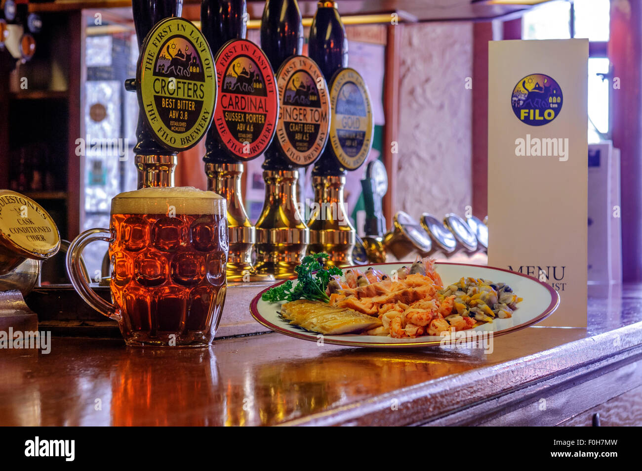 Old british pub counter hi-res stock photography and images - Alamy