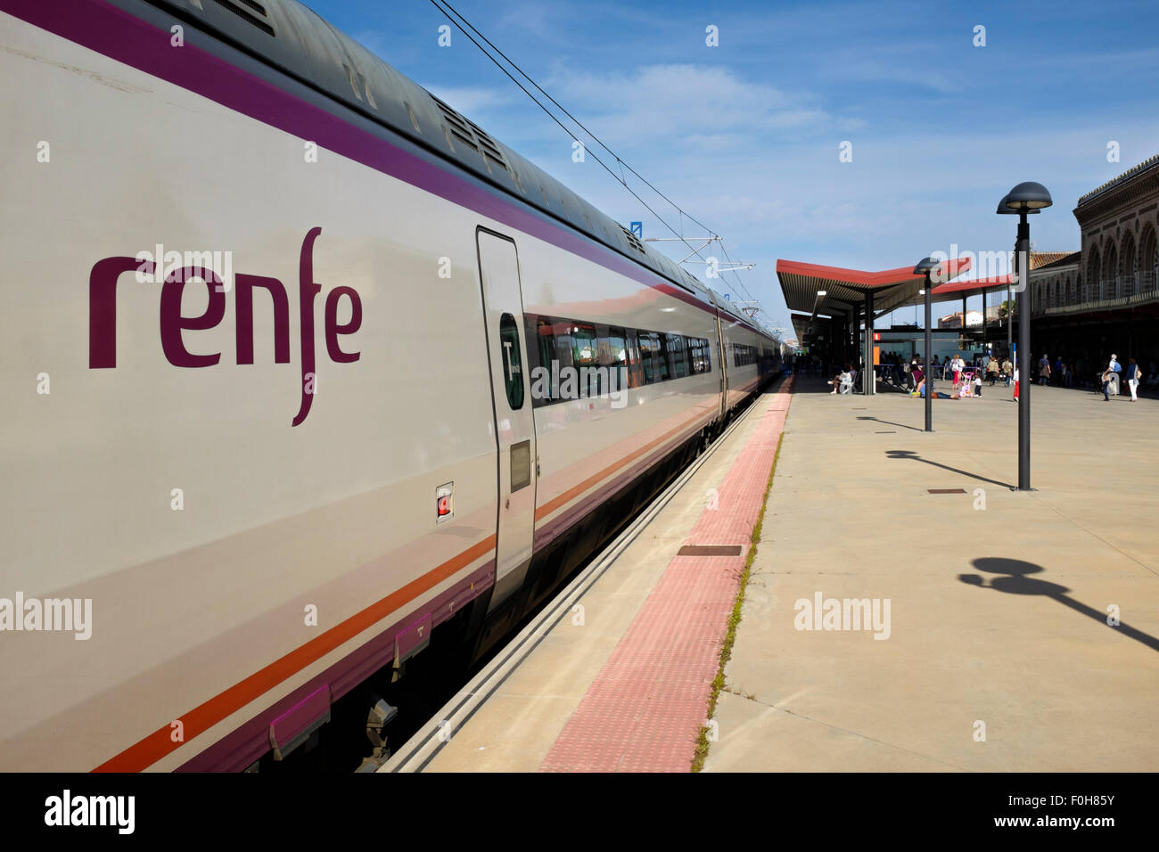Renfe avant hi-res stock photography and images - Alamy