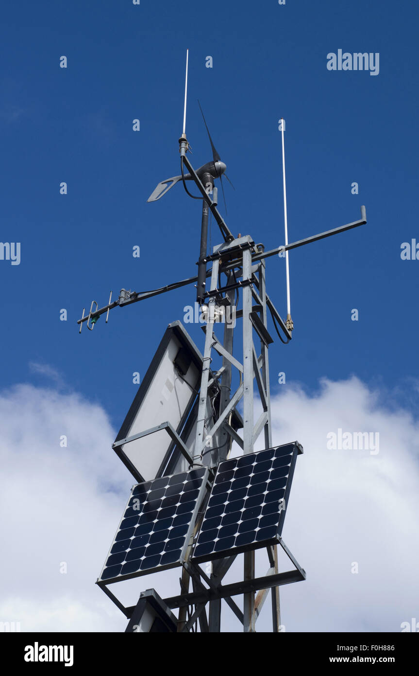 Solar powered antenna hi-res stock photography and images - Alamy