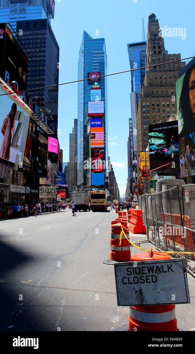Sidewalk Works Stock Photos & Sidewalk Works Stock Images - Alamy