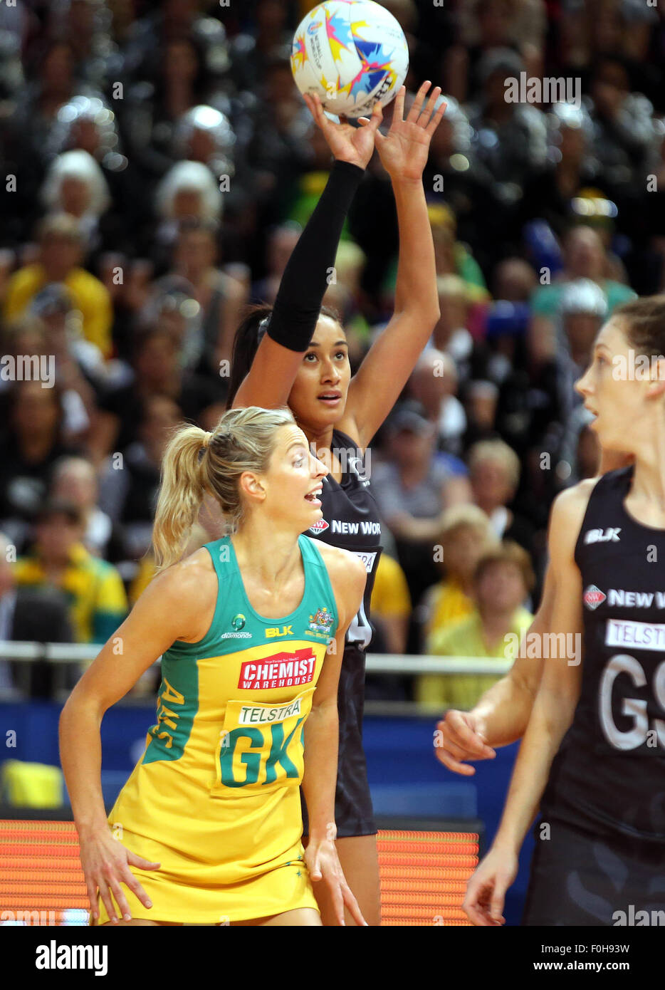 Sydney, Australia. 16th Aug, 2015. Maria Tutaia shoots over Laura Geitz ...