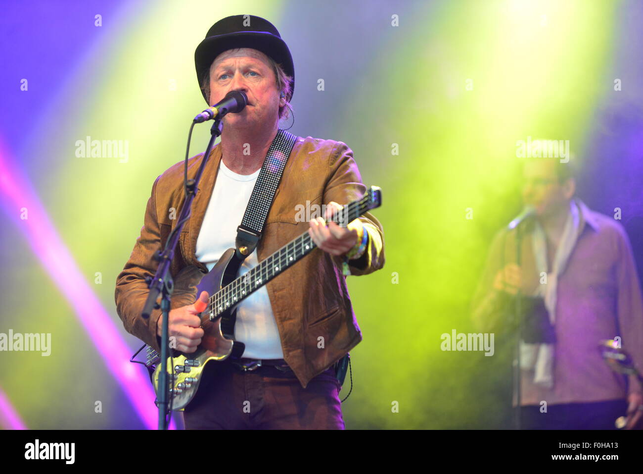 Level 42 band hi-res stock photography and images - Alamy