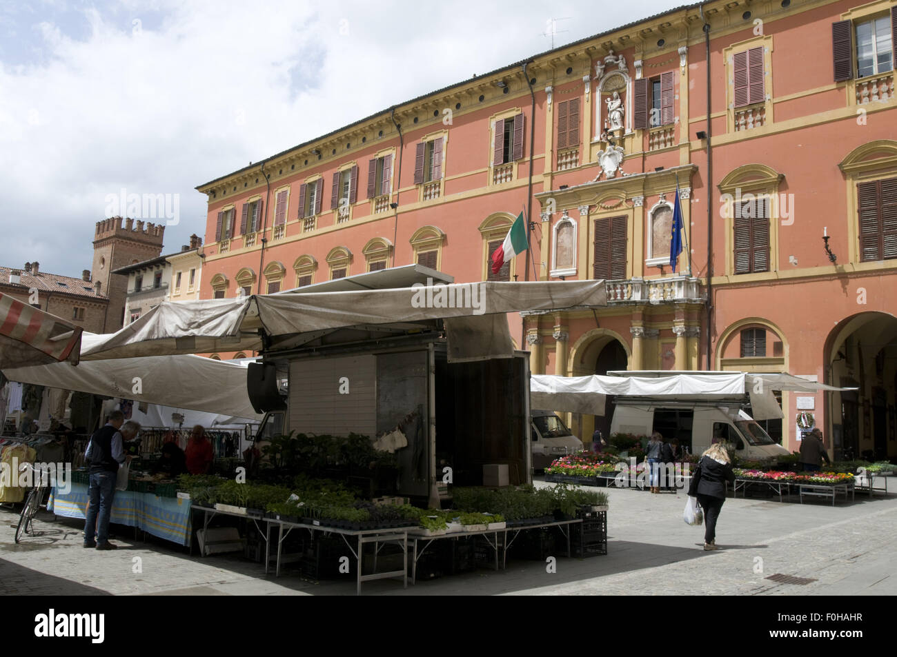 Town square imola hi-res stock photography and images - Alamy