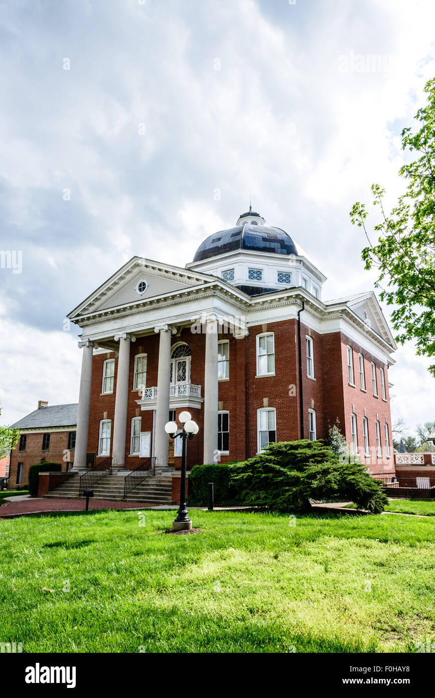 Louisa County Courthouse, Main Street, Louisa, Virginia Stock Photo - Alamy