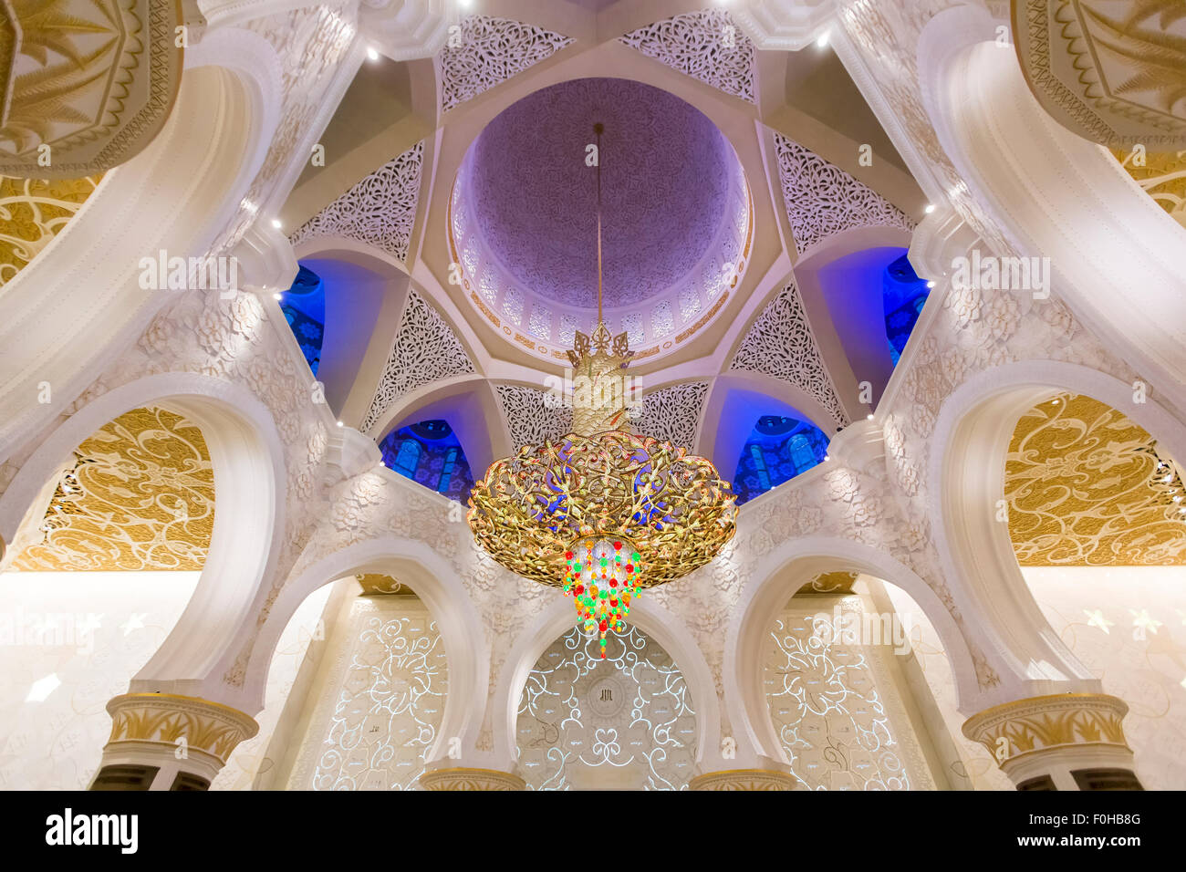 Interior of Sheikh Zayed Mosque in Abu Dhabi Stock Photo - Alamy