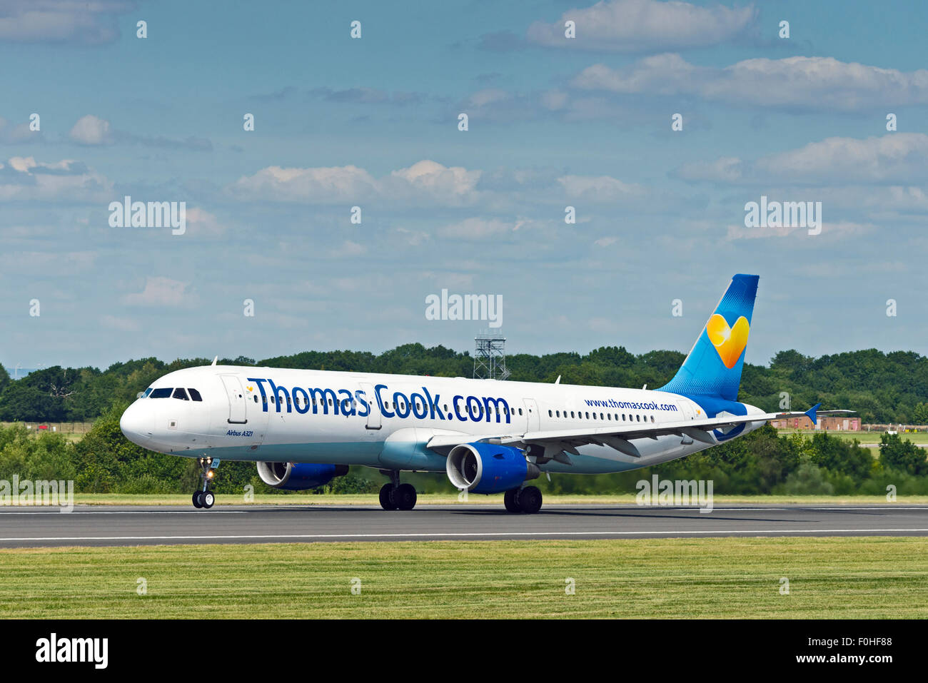 Thomas cook airbus a321 200 hi-res stock photography and images - Alamy