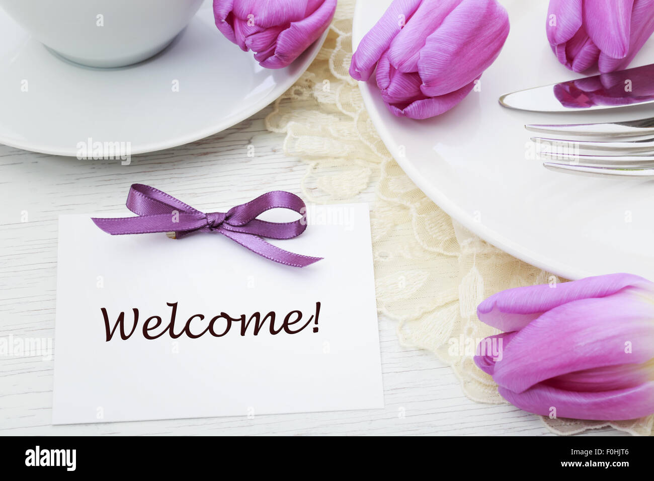 Welcome note with flowers hi-res stock photography and images - Alamy