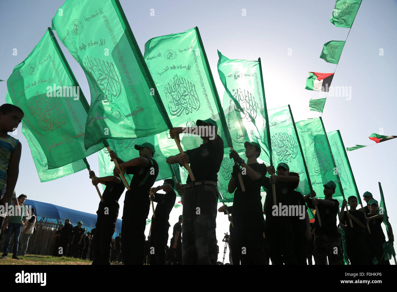 Gaza City, The Gaza Strip, Palestine. 16th Aug, 2015. Palestinian youth ...
