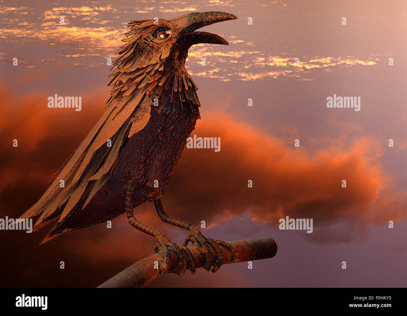 Raven sculpture hi-res stock photography and images - Alamy