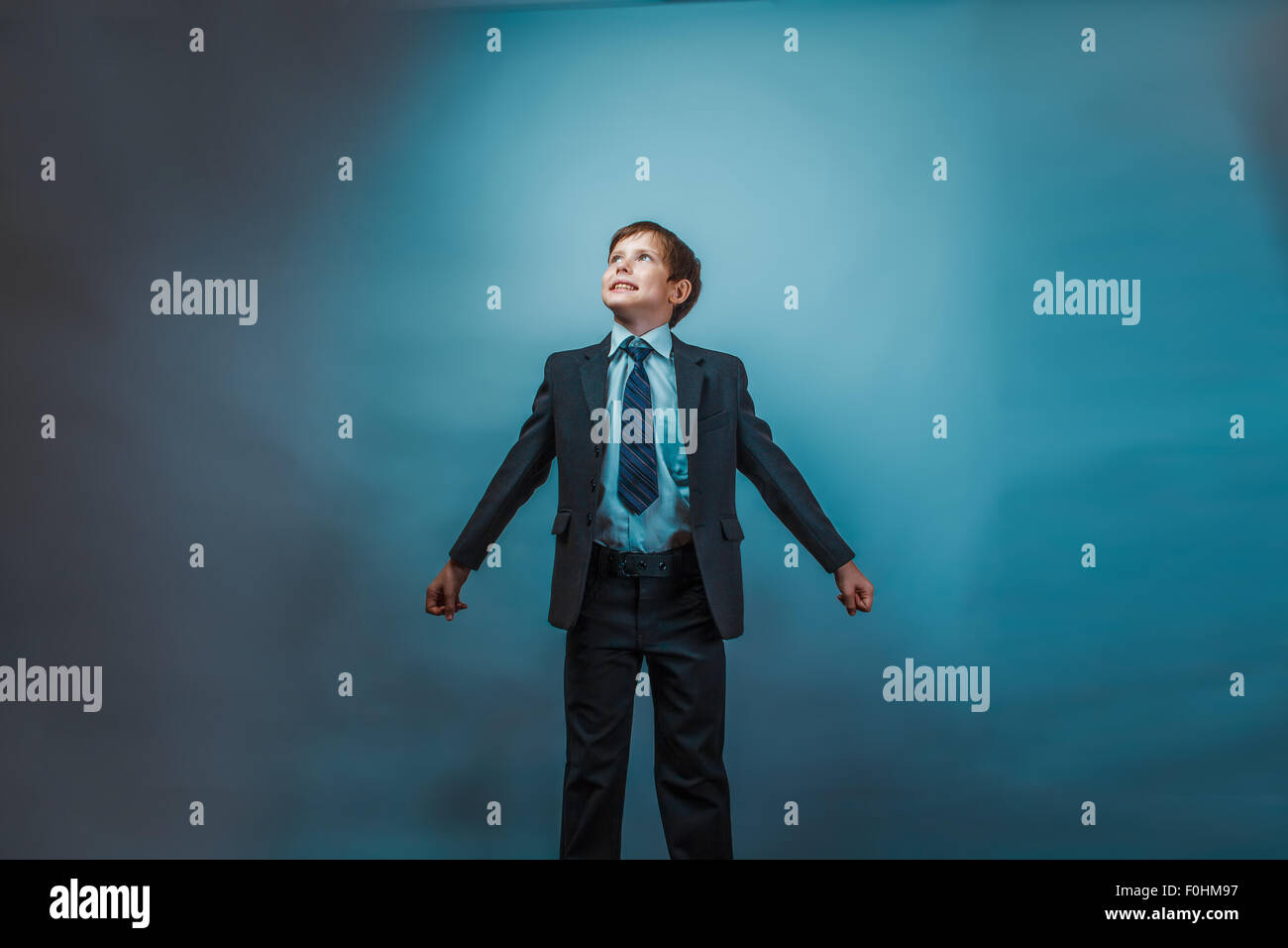 Flying arms spread hi-res stock photography and images - Alamy