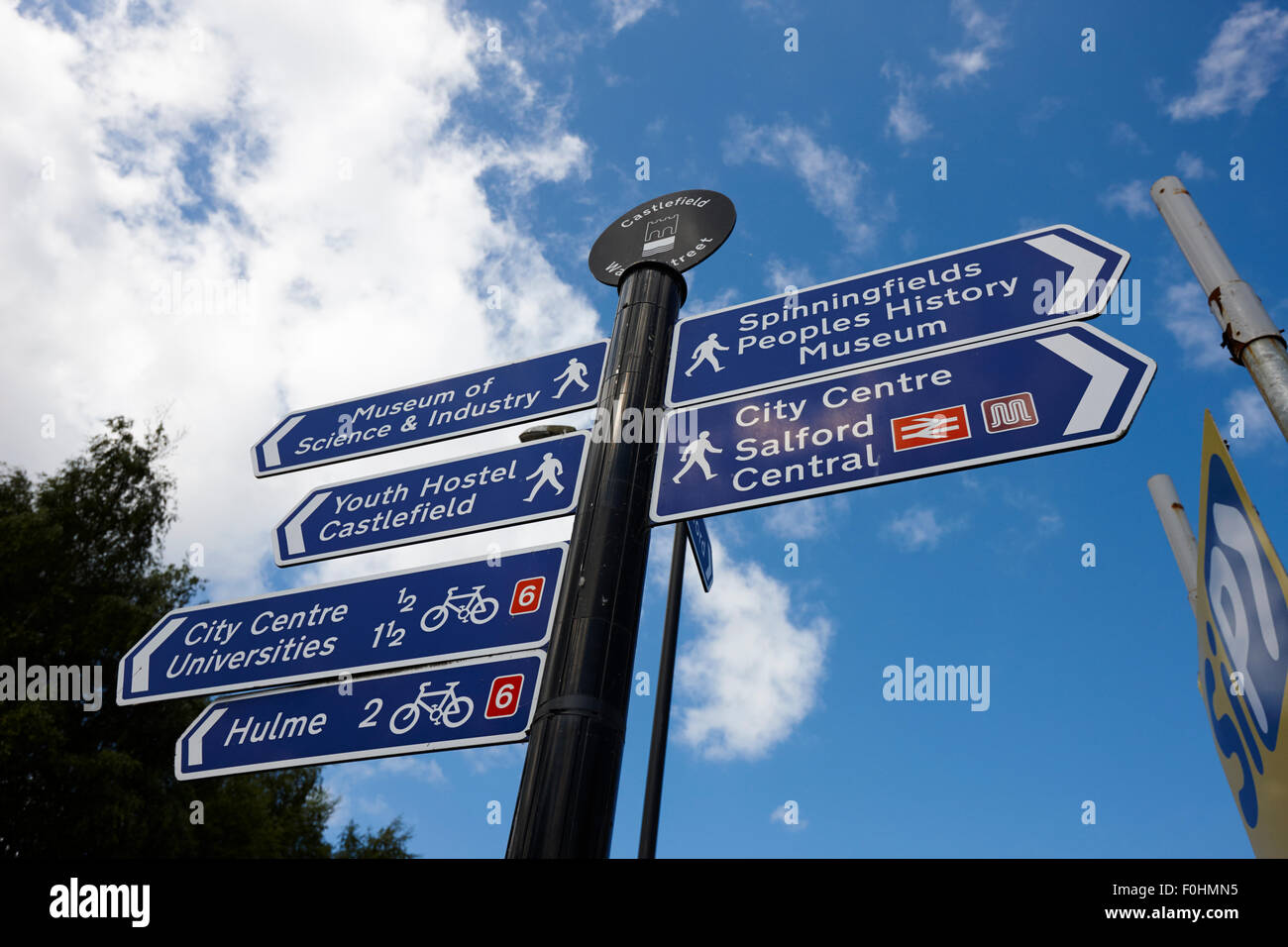 Walking sign signs uk hi-res stock photography and images - Alamy