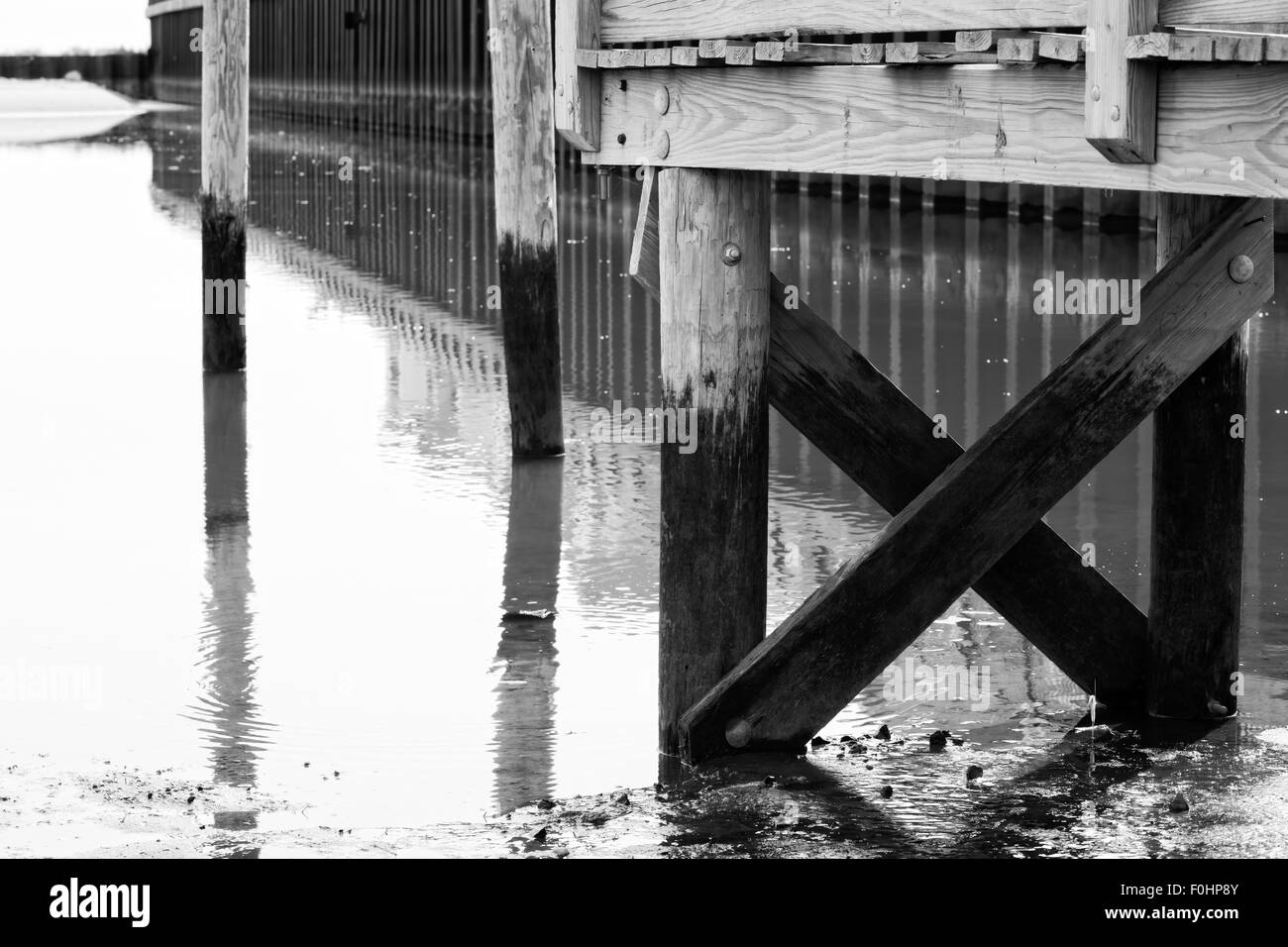 Dock and pilings hi-res stock photography and images - Alamy
