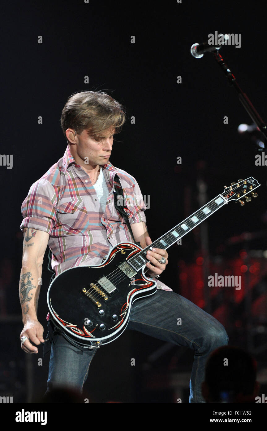 Raleigh, North Carolina, USA. 13th Aug, 2015. Country singer FRANKIE ...