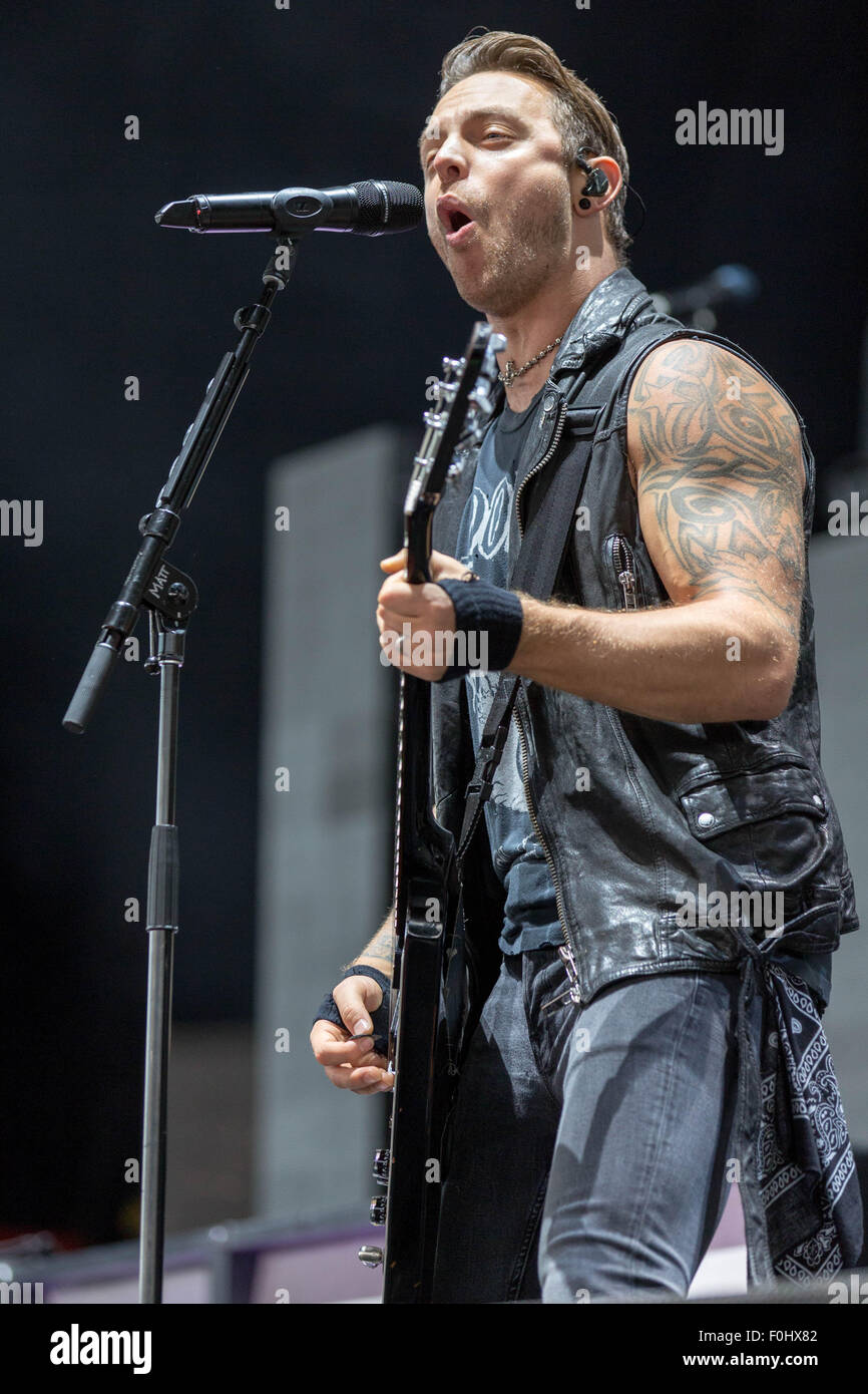 Tinley Park, Illinois, USA. 15th Aug, 2015. Musician MICHAEL TUCK of ...