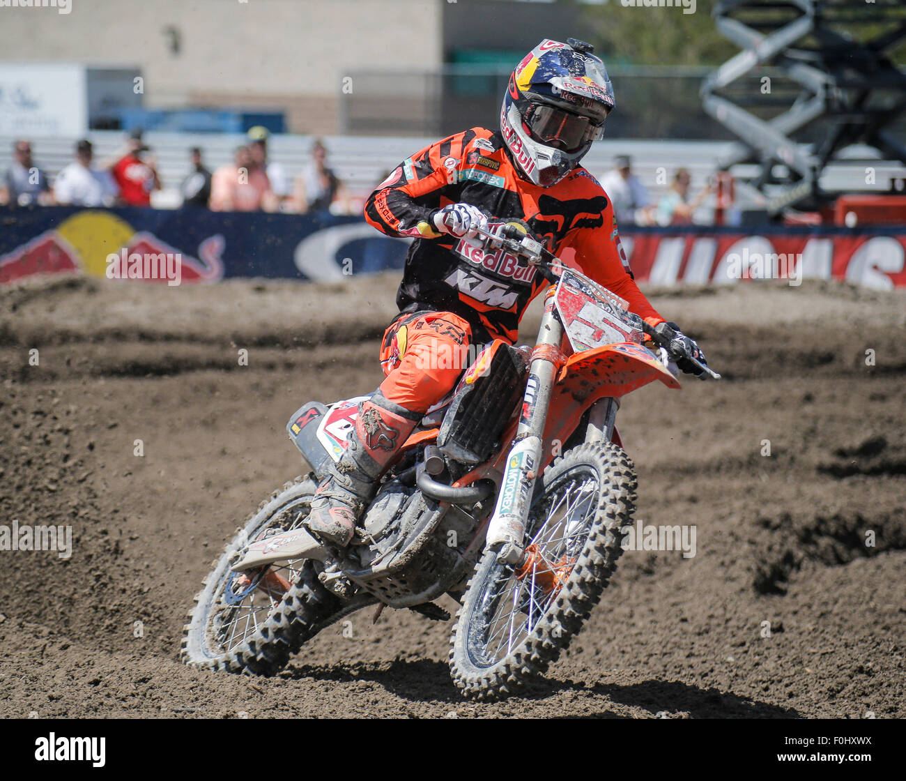 Tooele, UT, USA. 15th Aug, 2015. # 5 Ryan Dungey tries to close in on ...