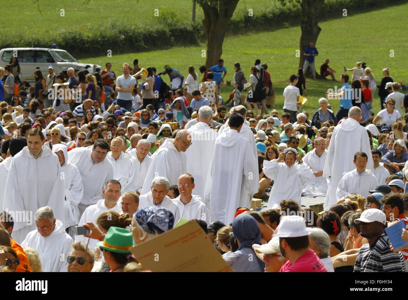 Burgundy, France. 16th Aug, 2015. The Brothers of Taizé arrive at the ...