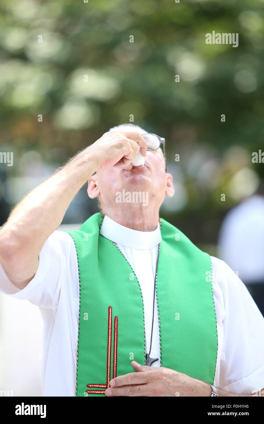 Priest celebrant priest hi-res stock photography and images - Alamy