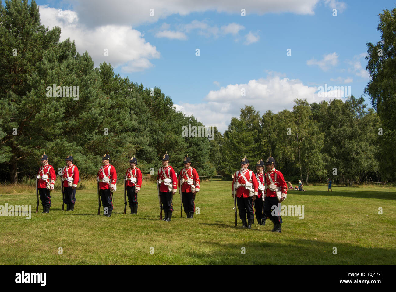 1715 Queens regiment English Soldiers from the Jacobite era putting on ...