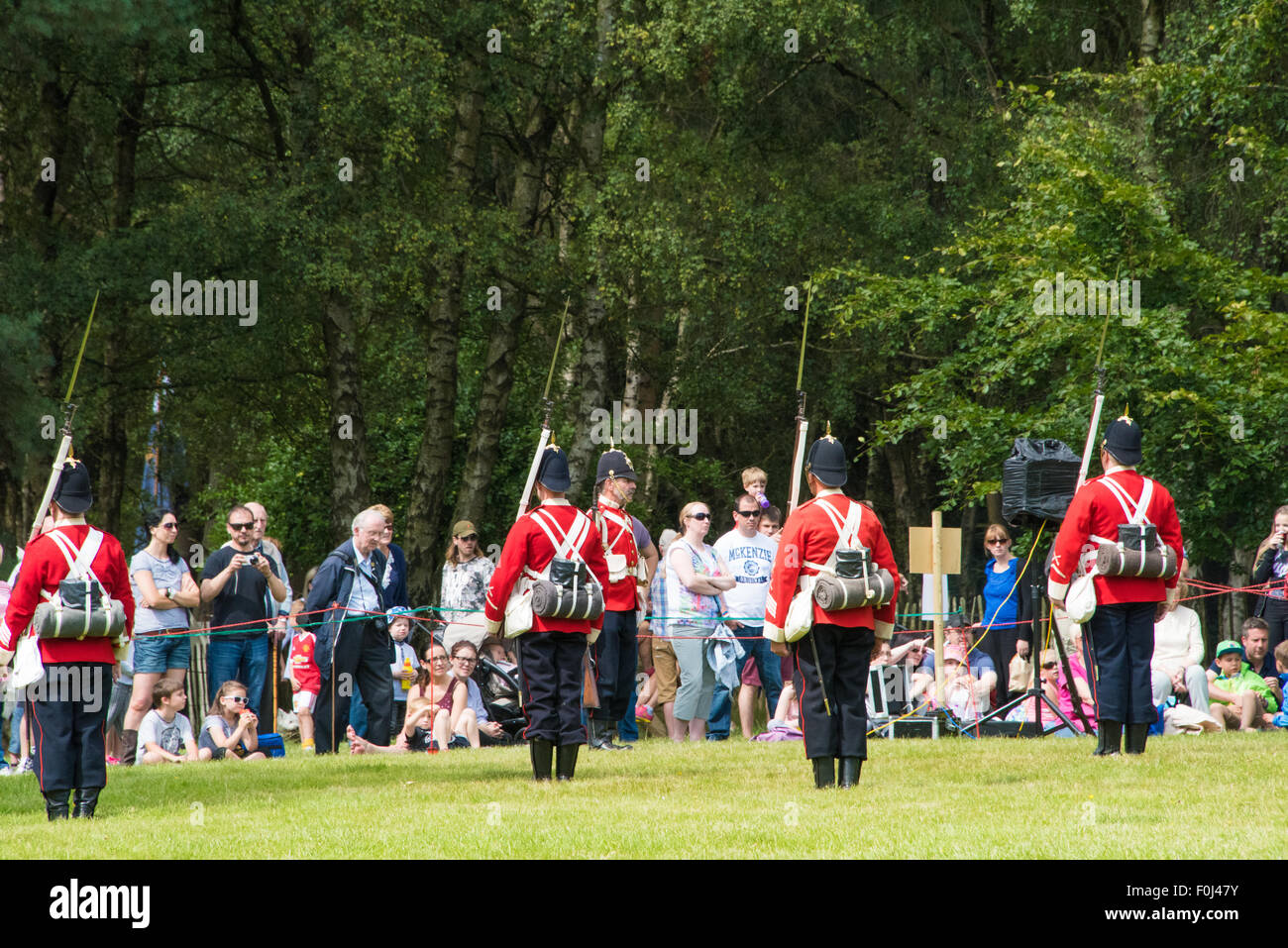 1715 Queens regiment English Soldiers from the Jacobite era putting on ...