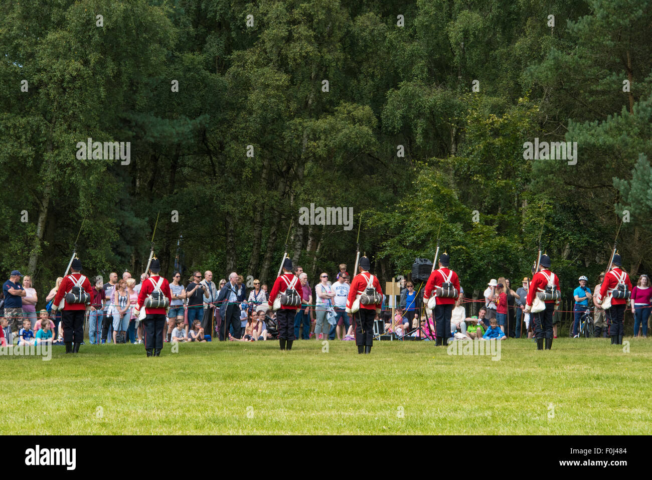 1715 Queens regiment English Soldiers from the Jacobite era putting on ...