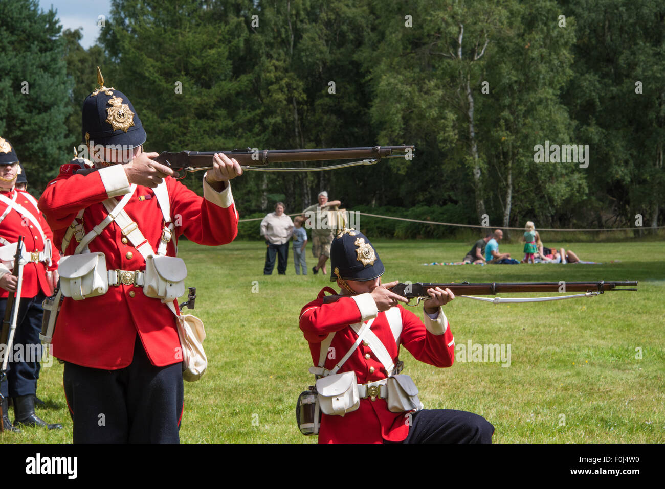 1715 Queens regiment English Soldiers from the Jacobite era putting on ...