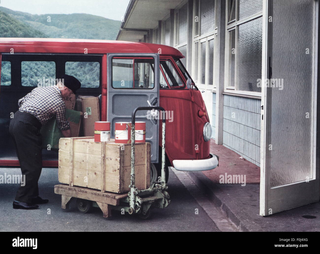 Loadings hi-res stock photography and images - Alamy