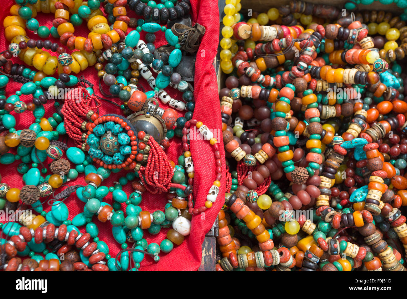 Tibetan market hi-res stock photography and images - Alamy