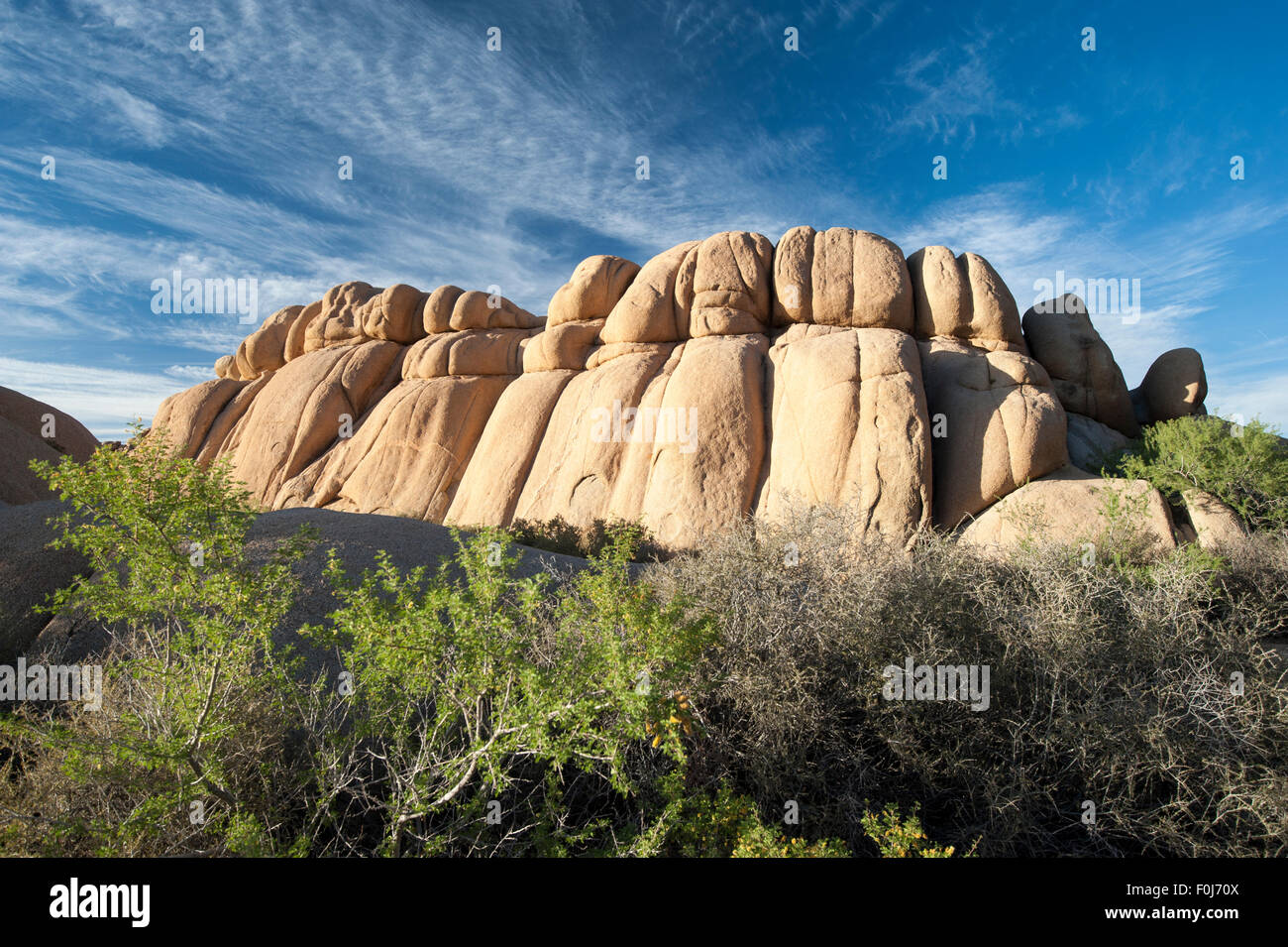 Jumbo Rocks at Joshua Tree National Park, near Indio, Palm Springs and ...