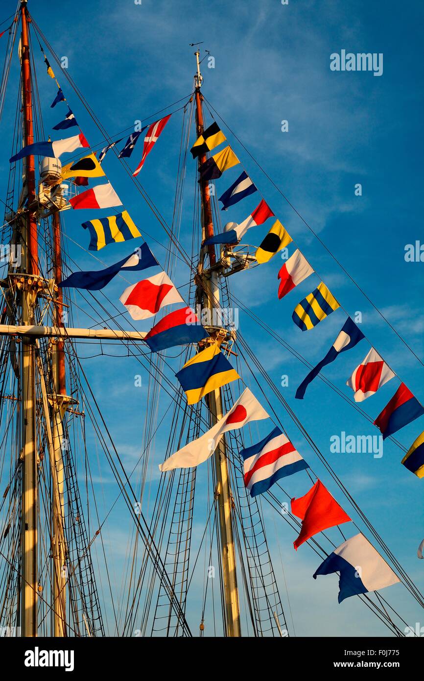 Hms gladan hi-res stock photography and images - Alamy