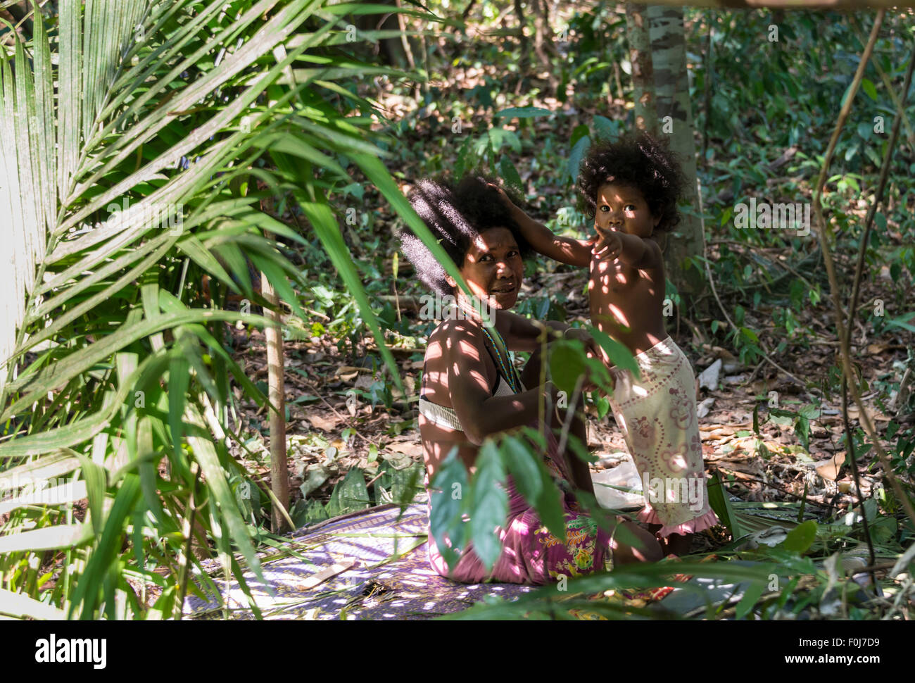 Rainforest tribe hi-res stock photography and images - Alamy