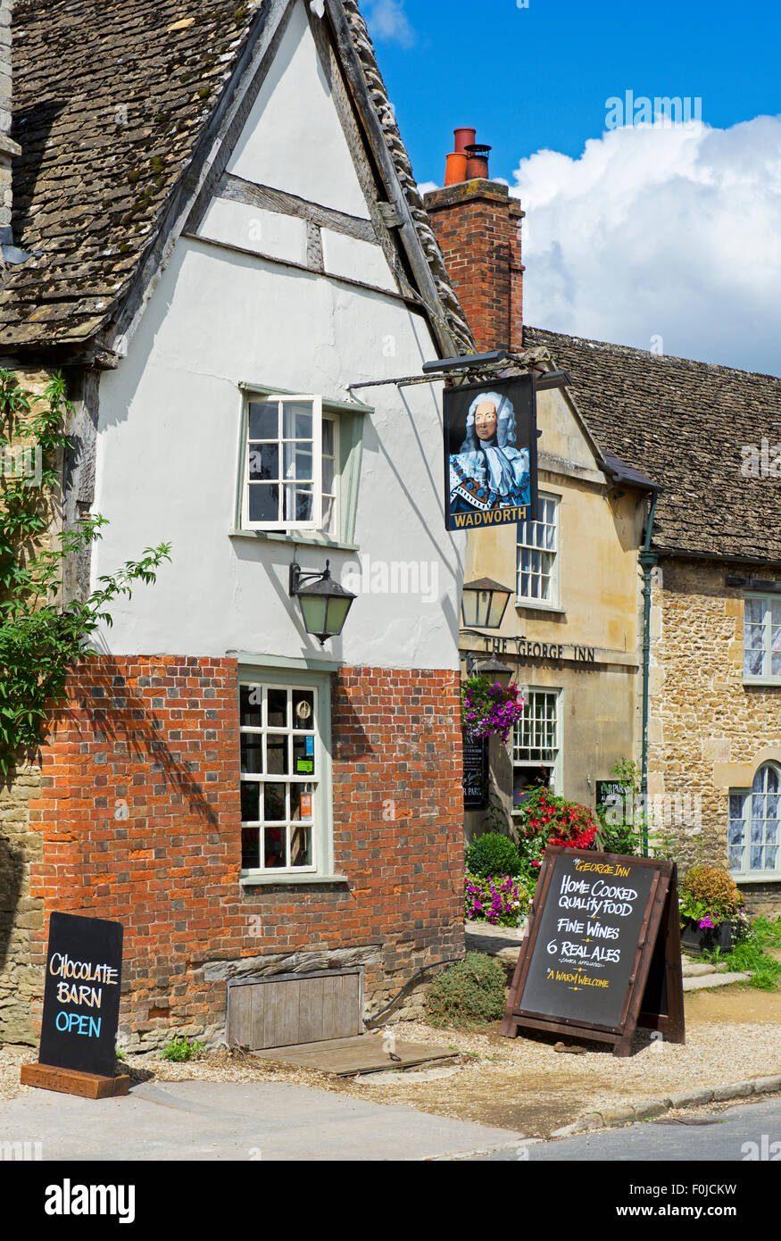 The george inn lacock hi-res stock photography and images - Alamy