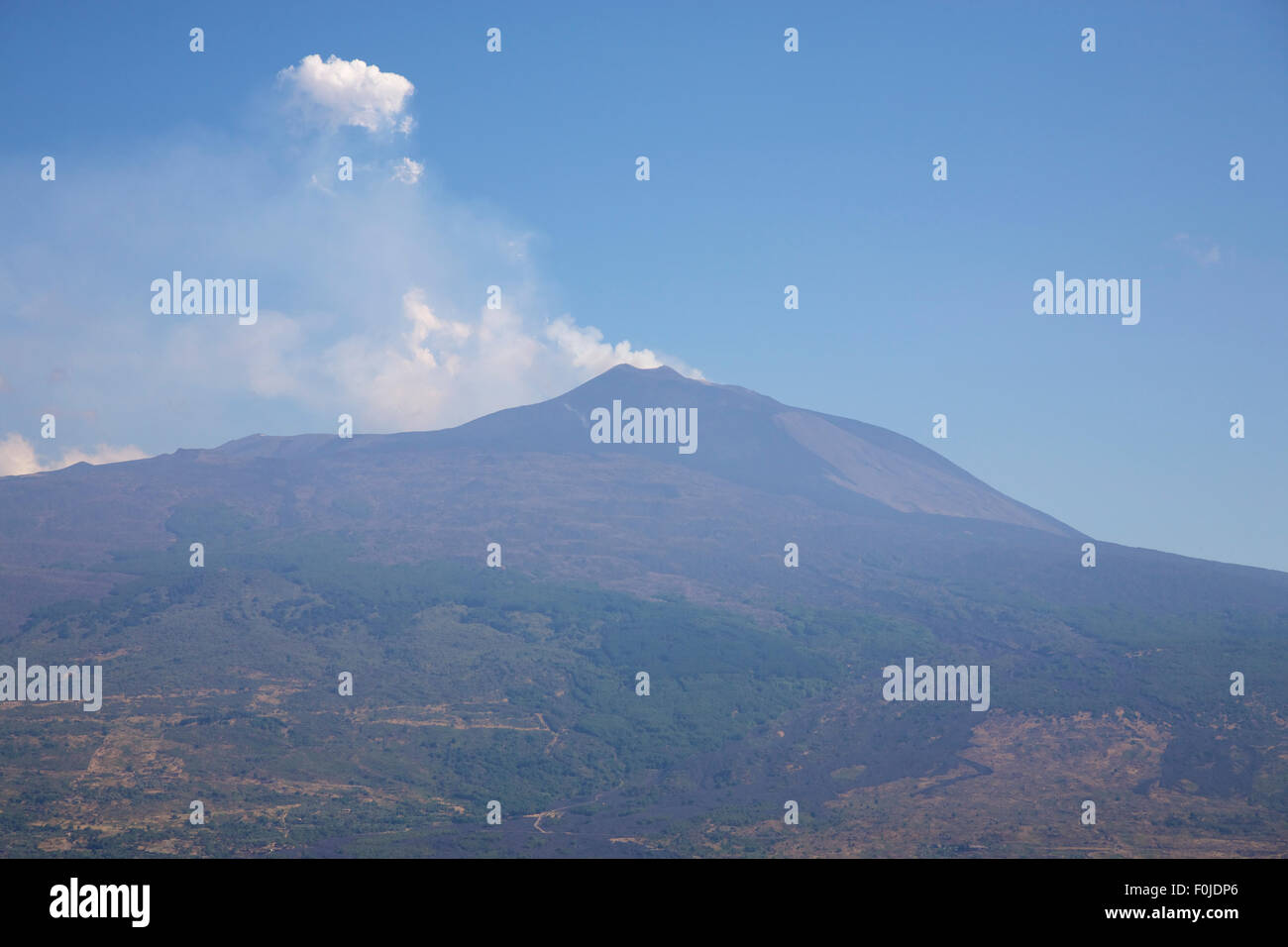 Volcano eruption lightning hi-res stock photography and images - Alamy