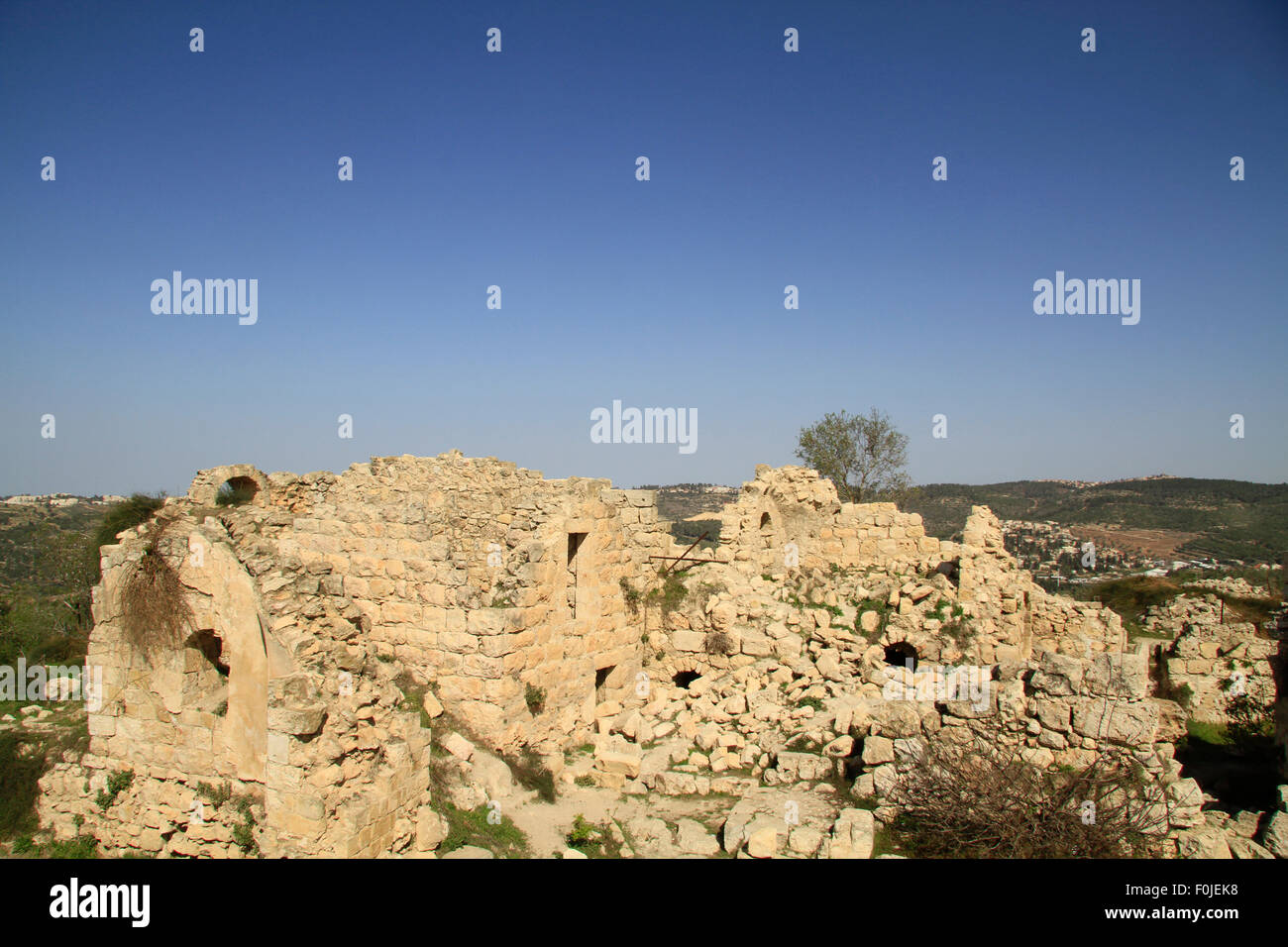 Israel, Jerusalem Mountains, ruins of the Crusader fortress Belmont on ...