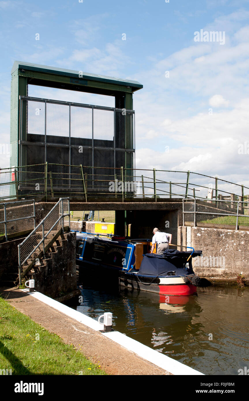 River Nene at Cogenhoe Lock, Northamptonshire, England, UK Stock Photo ...