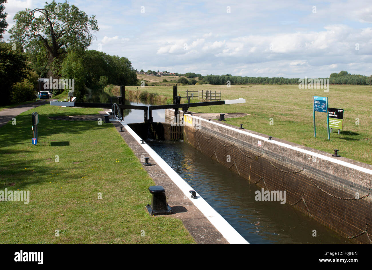 River Nene at Cogenhoe Lock, Northamptonshire, England, UK Stock Photo ...