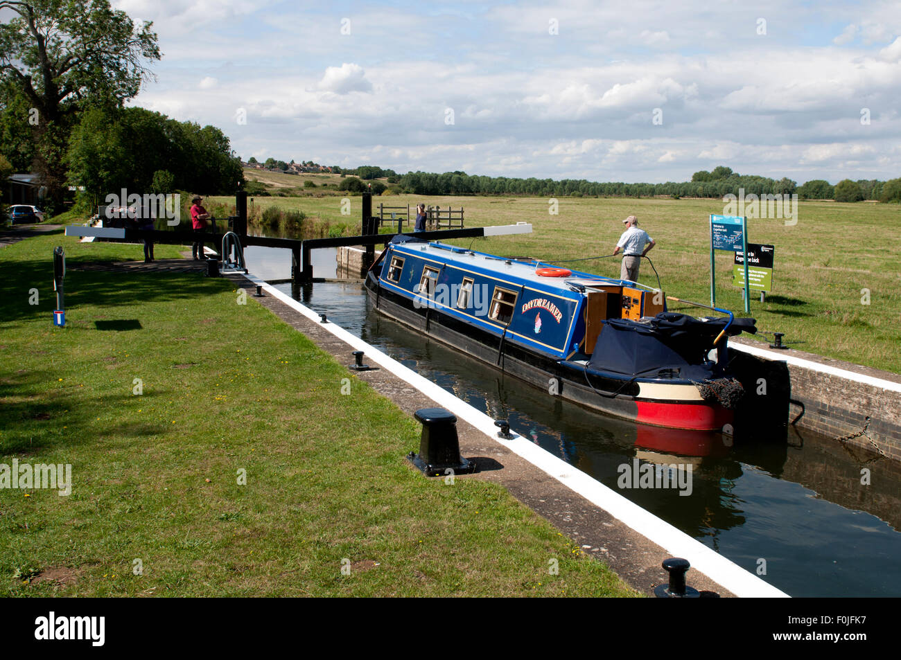 A narrowboat on the River Nene at Cogenhoe Lock, Northamptonshire ...